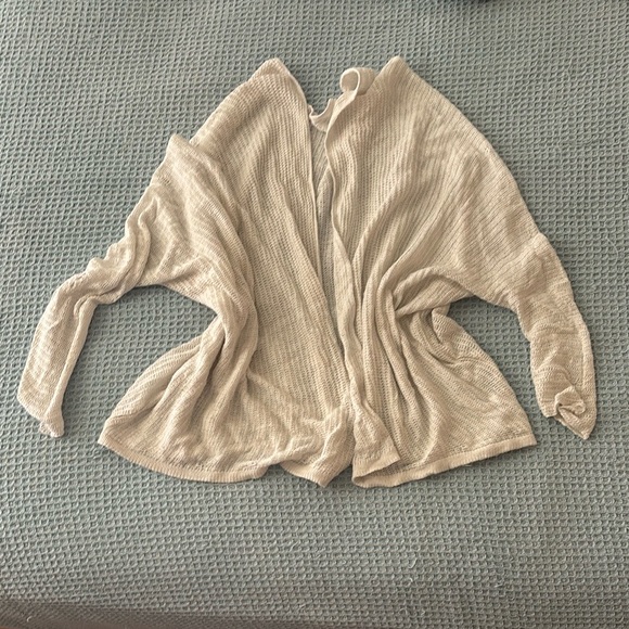 Brandy Melville | Sweaters | Brandy Melville Cream Knit Cardigan | Poshmark